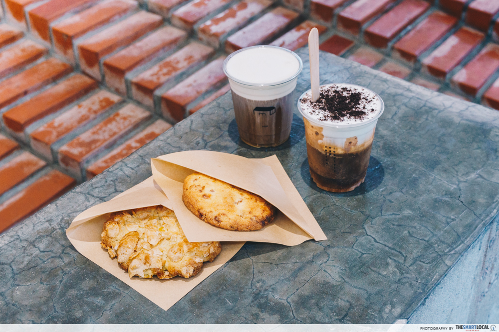 10 Themed Cafes In Seoul Retro Swimming Pool K Drama “w” And Hidden