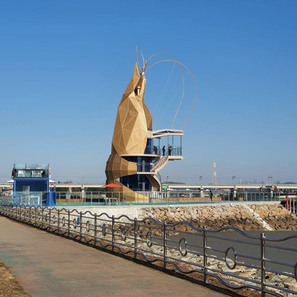 Shrimp Tower In Incheon Costs 1Bn Won, Netizens Have Mixed Reactions