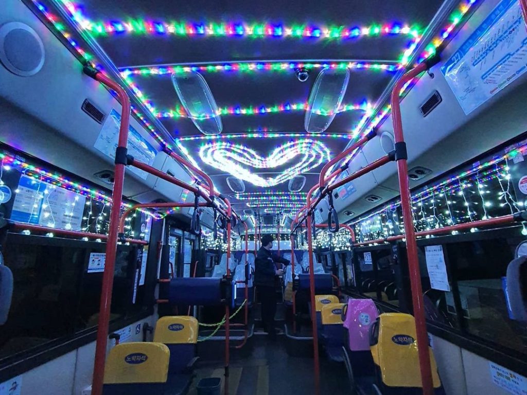 Santa Buses In Busan Bring The Christmas Party To You