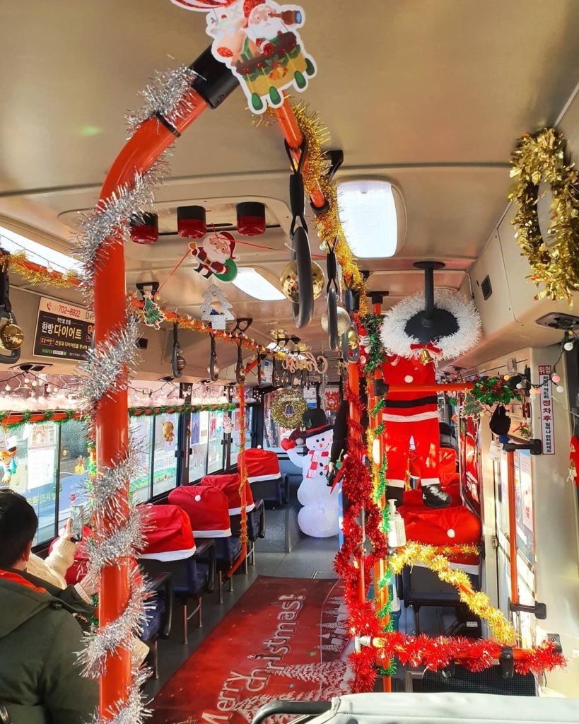 Santa Buses In Busan Bring The Christmas Party To You