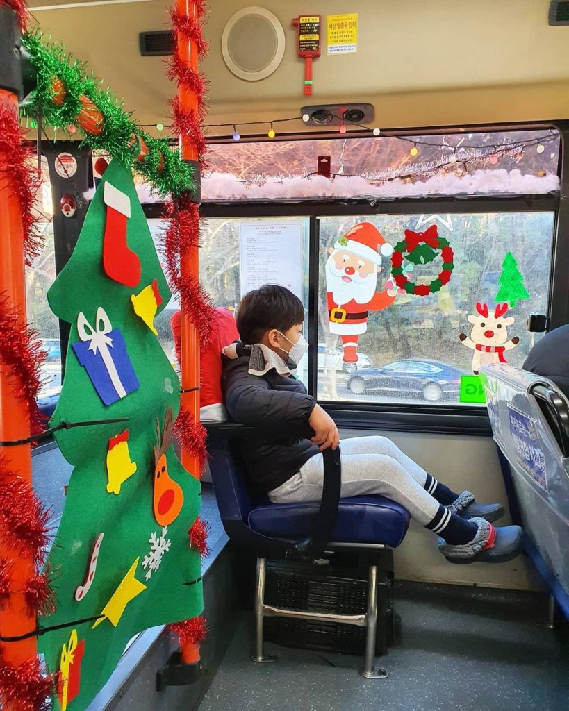 Santa Buses In Busan Bring The Christmas Party To You