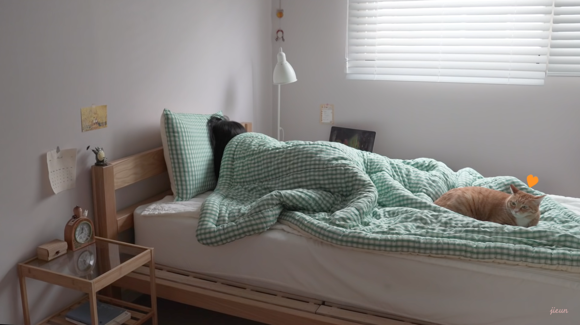 9 Aesthetic Korean Vloggers To Watch When You Need To Unwind