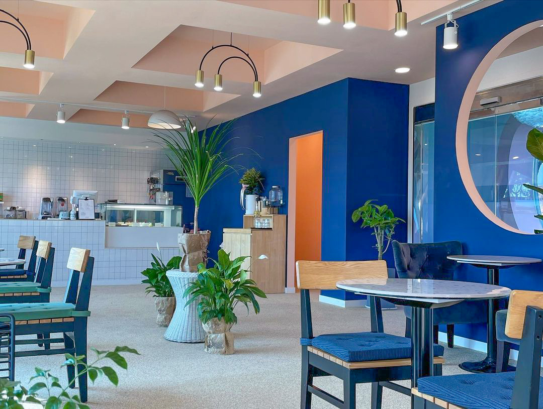 Amoene Cafe: A Topsy Turvy Cafe That Will Make You Question Reality