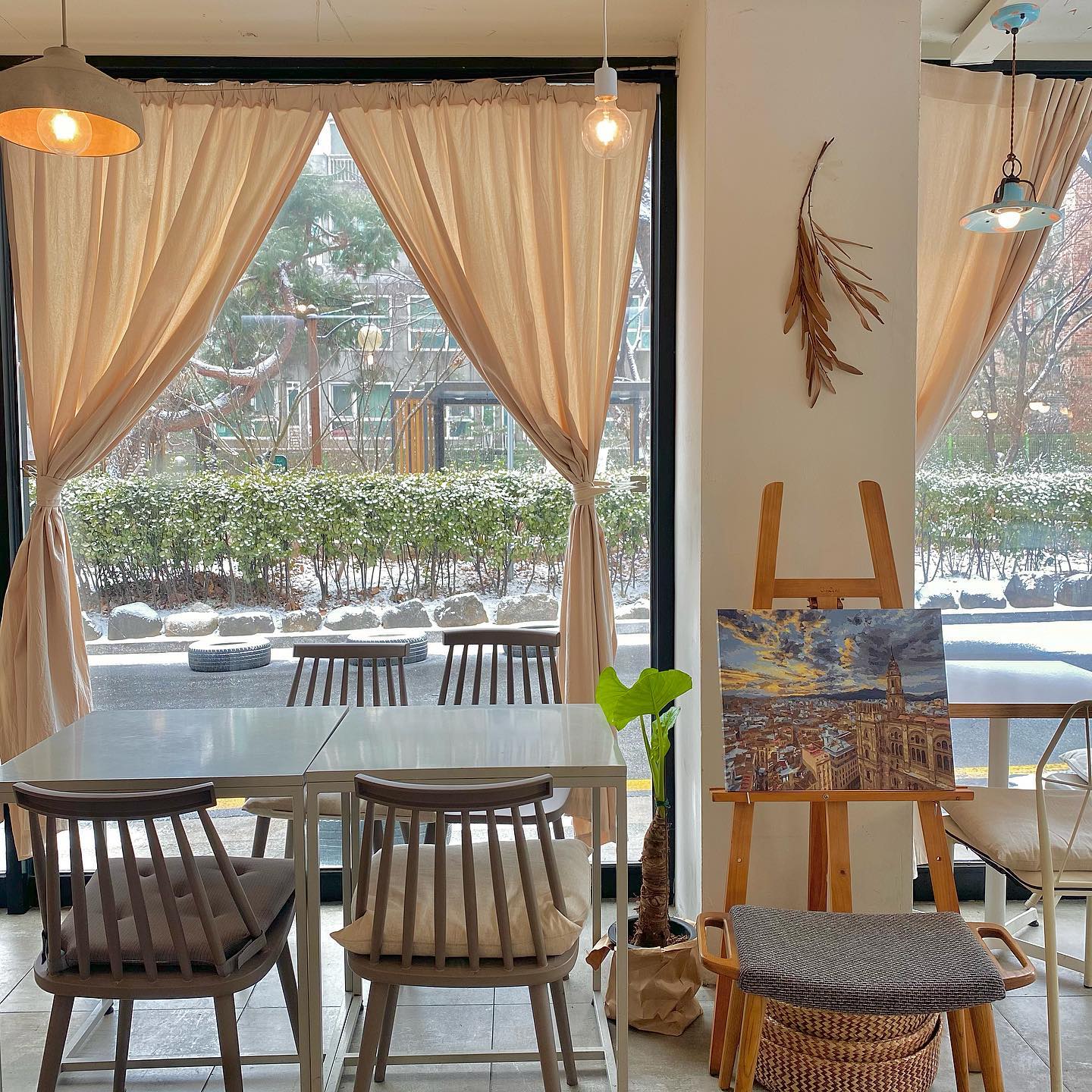 Peach Gray: A Cafe Where You Can Watercolour Paint & Eat Pancakes
