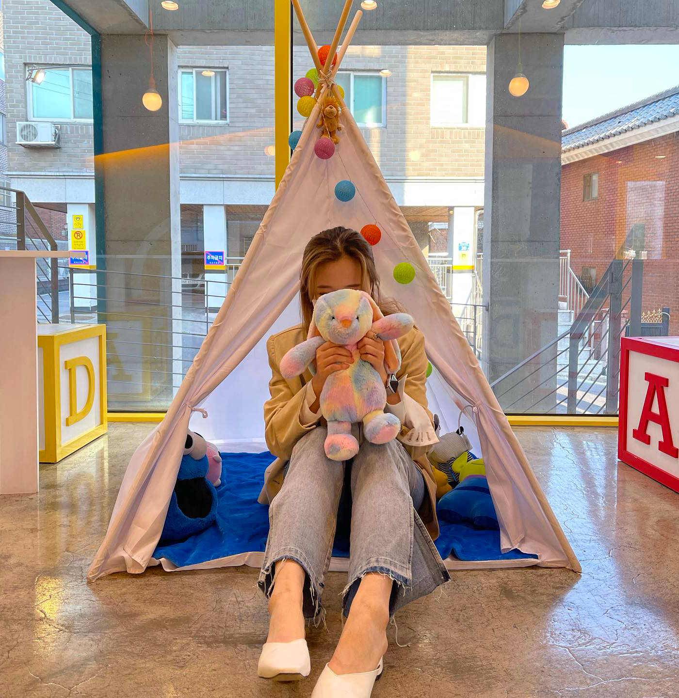 Tic Tac Toc: Relive Your Childhood At This Kidcore Cafe