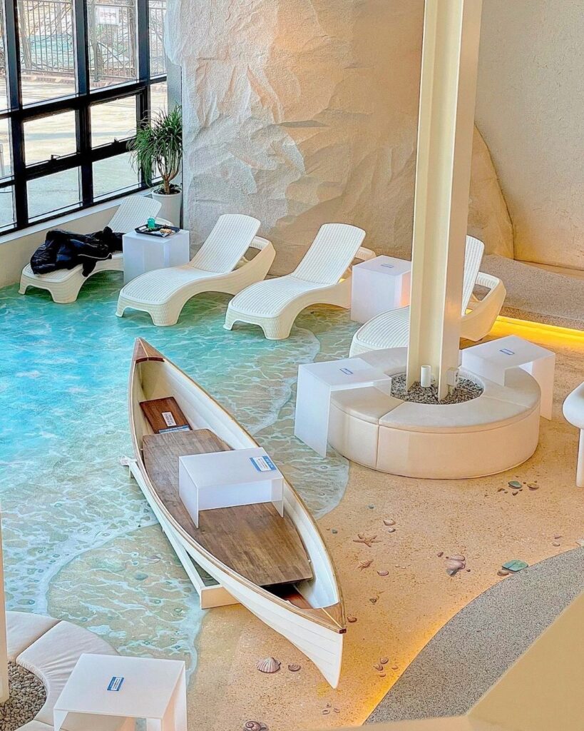 Su-san Park Cafe: Ocean-themed Cafe With An Indoor Beach & Mini Boats