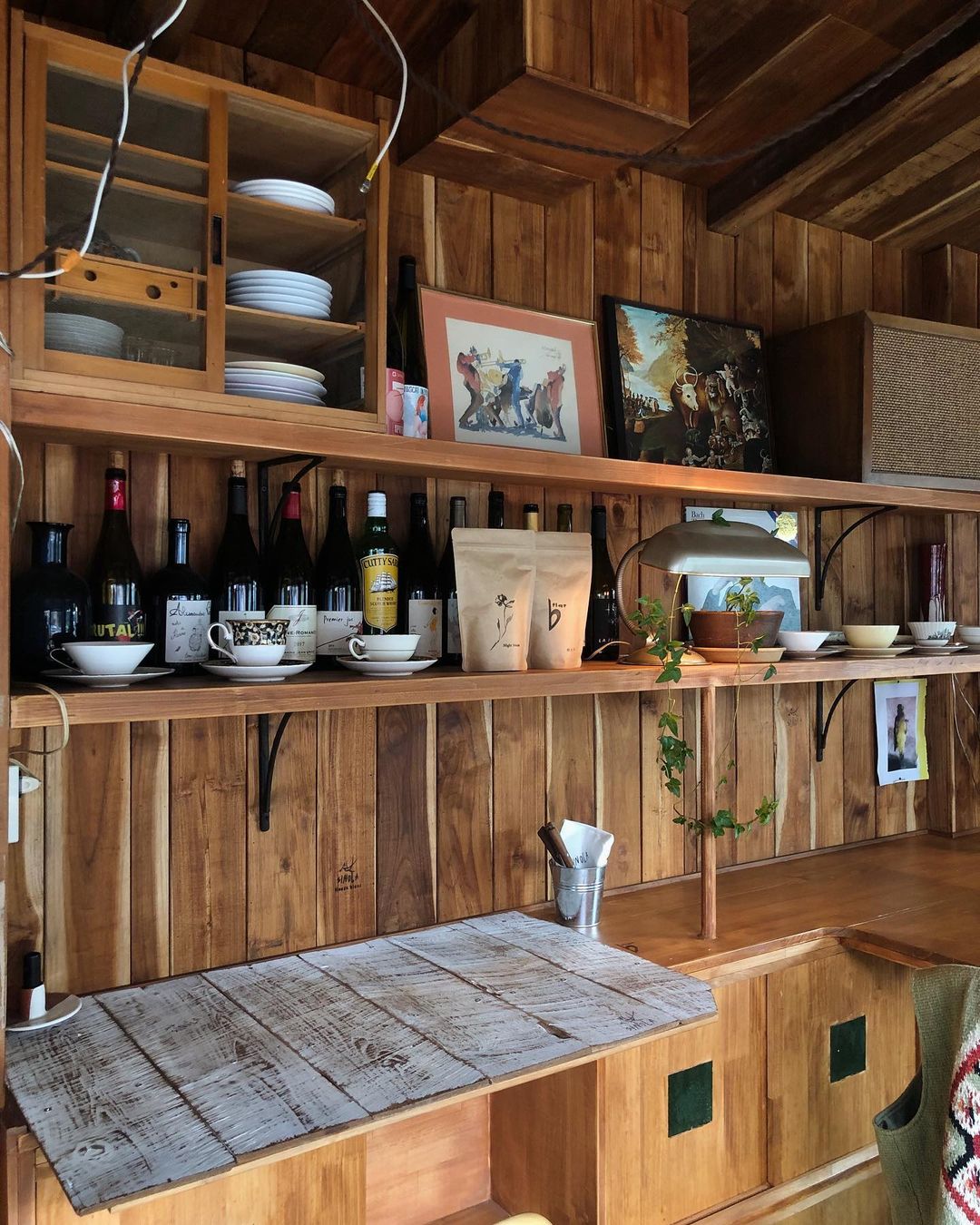 Café Sinola: Paris In Seoul For Lovers Of Vinyl Records & Analog Music