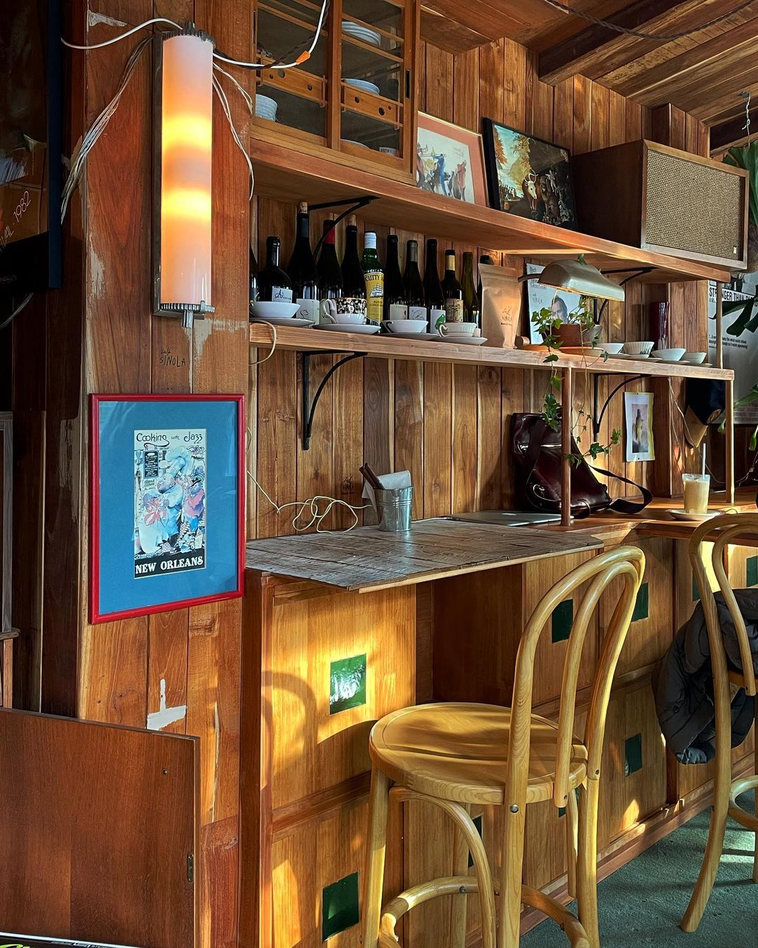 Café Sinola: Paris In Seoul For Lovers Of Vinyl Records & Analog Music