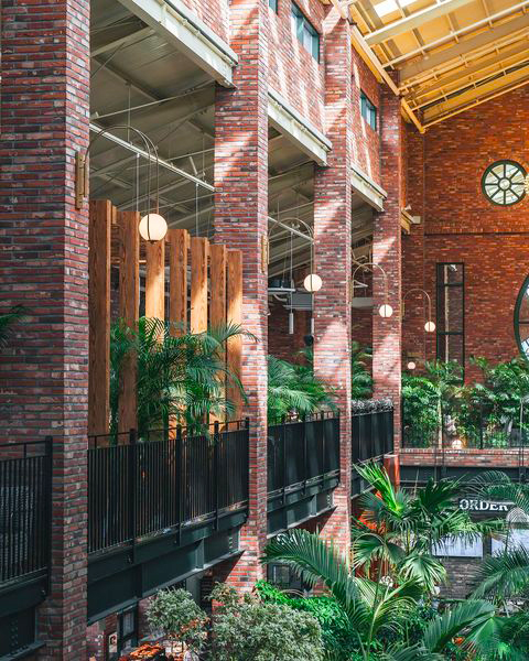 Forest Outings: Eat Croissants In A Greenhouse Cafe With A Mini Lake