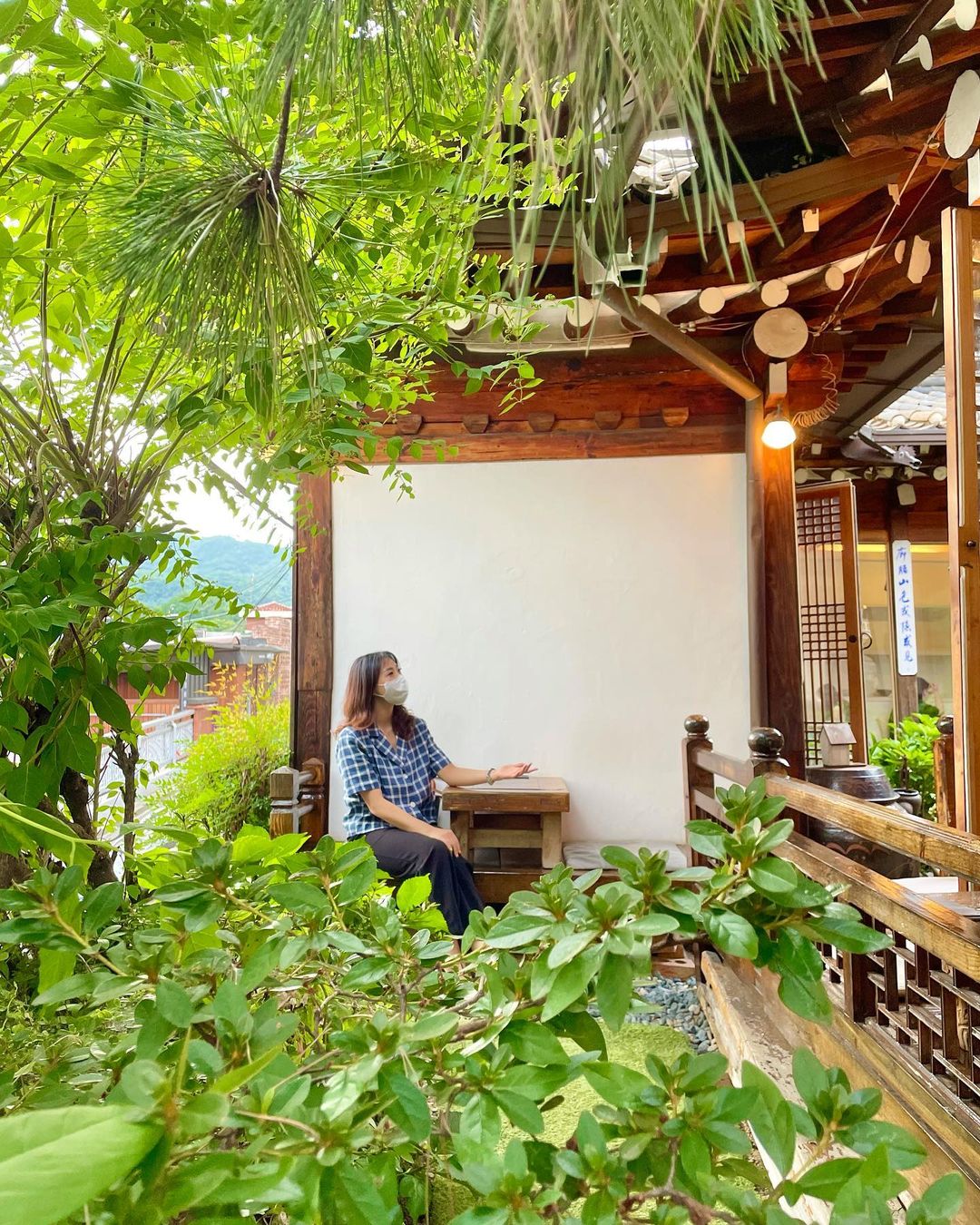 Cha-teul: Traditional Teahouse With A View Of The Mountains
