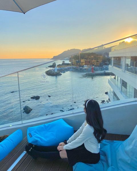 Coralani Cafe: 4-Storey Cafe Where You Get A 180° View Of The Sea