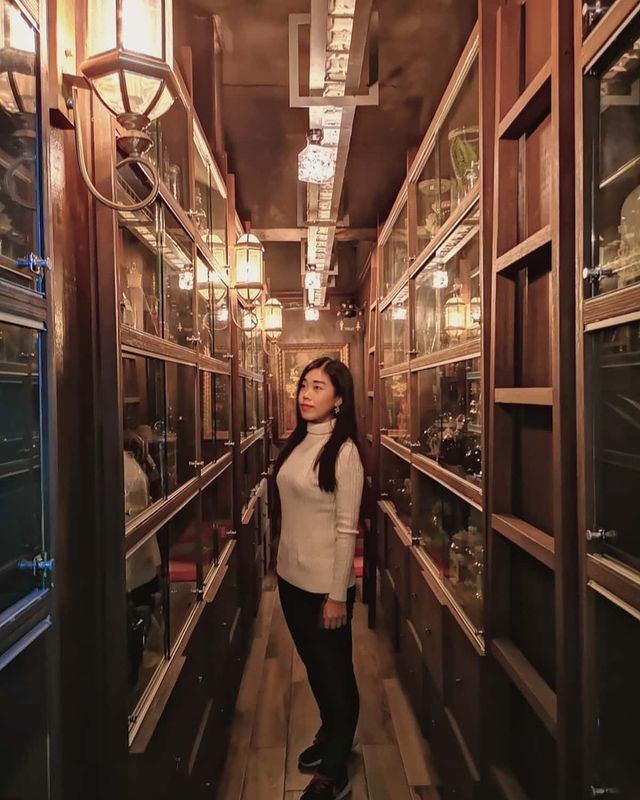 PO TID: A Cafe That Resembles Ollivander's Wand Shop In Harry Potter