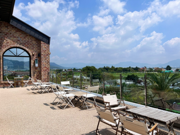 Viaggio: Cafe in Busan With Its Own Garden, Sheep & A Scenic River View