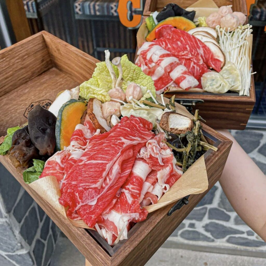 Gang Ho Yeon Pa: Single-Diner Restaurant With Food Served In A Chest