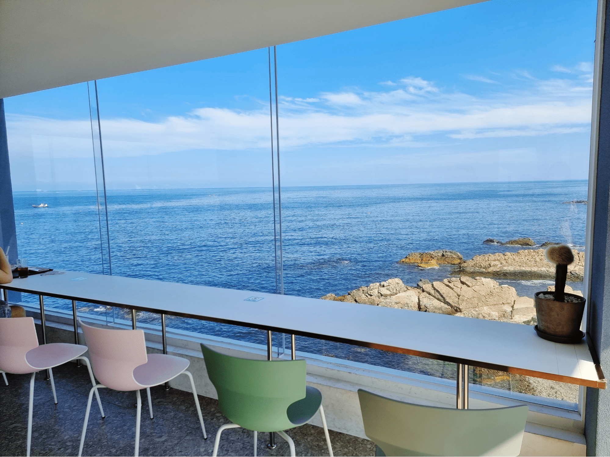 Picnicker: 4-Storey Seaside Busan Cafe Specialising In All Things Fruits