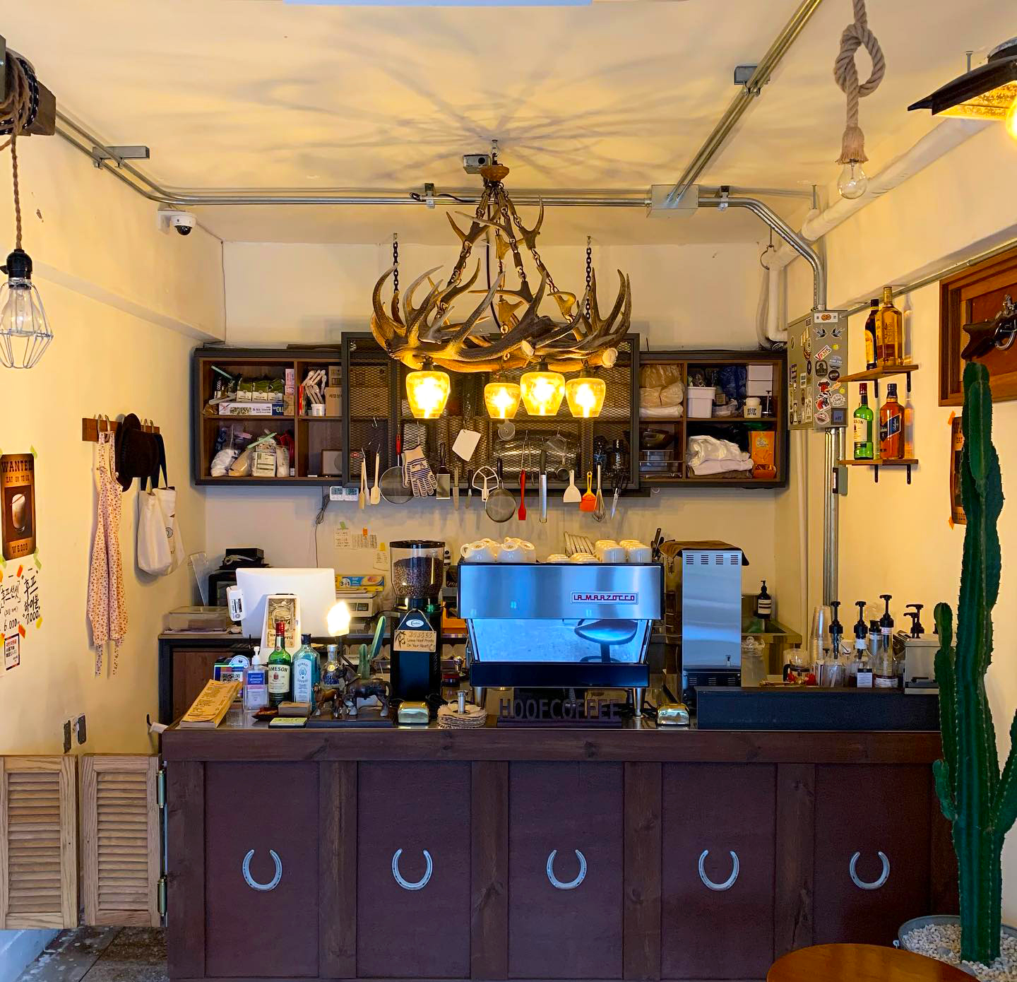 HOOF COFFEE: Rodeo-Themed Cafe That's Like A Hollywood Filming Set