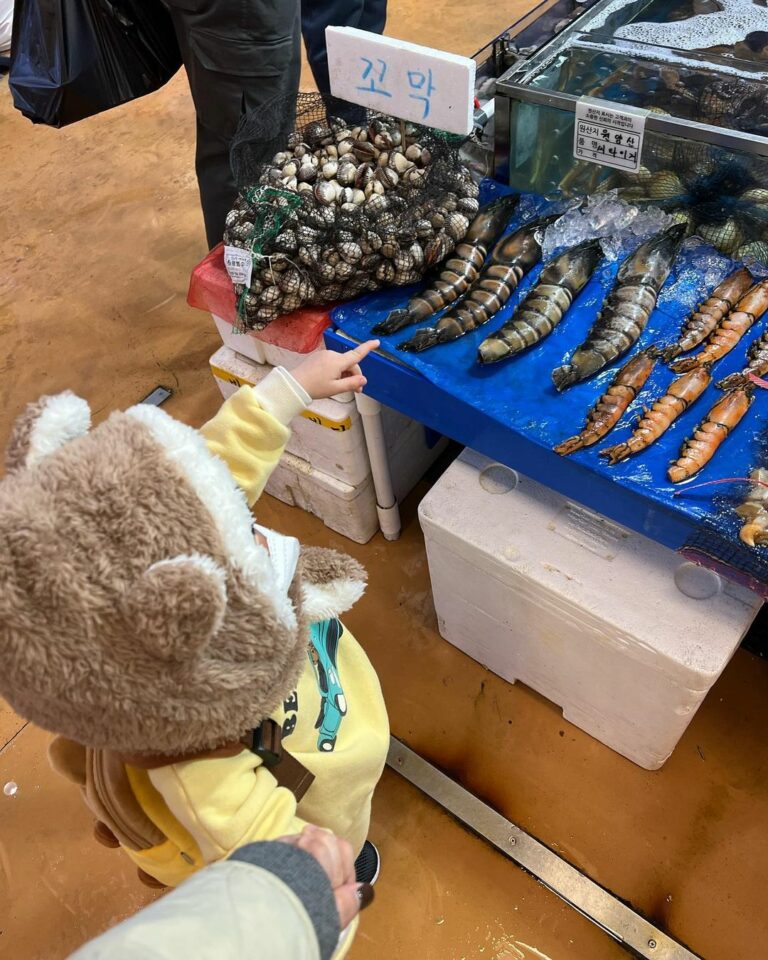 7 Fish Markets In Korea Where You Can Feast On Fresh King Crabs