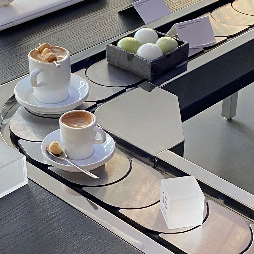 Gwehdo: Get Your Coffee Fix Delivered To You On A Conveyor Belt