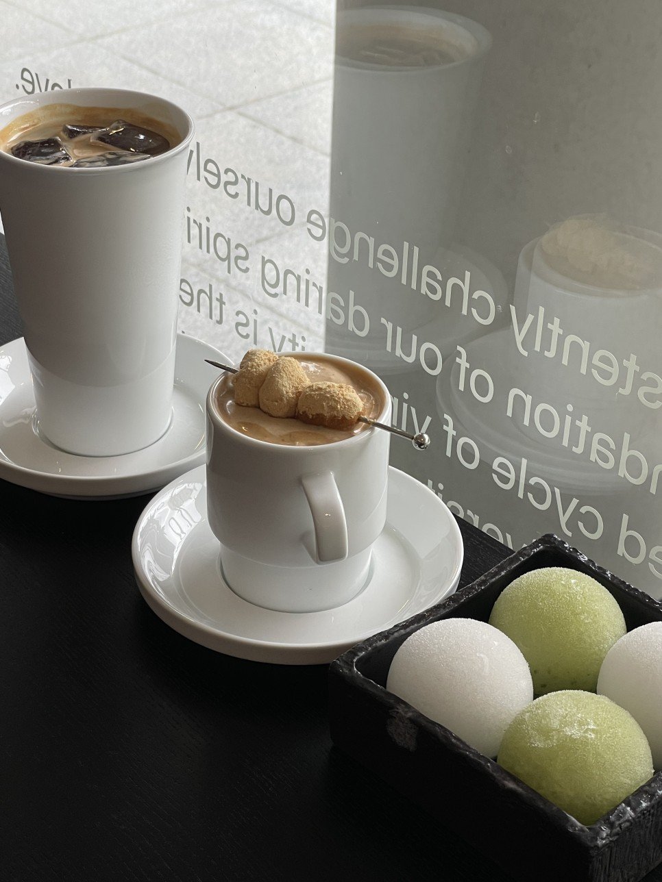 Gwehdo: Get Your Coffee Fix Delivered To You On A Conveyor Belt