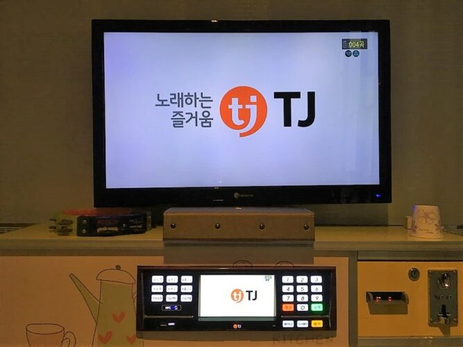 Noraebang Guide: Korean Karaoke Tips & Choosing The Right Noraebang