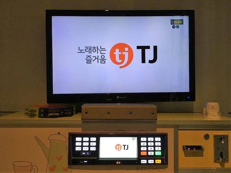 Noraebang Guide: Korean Karaoke Tips & Choosing The Right Noraebang