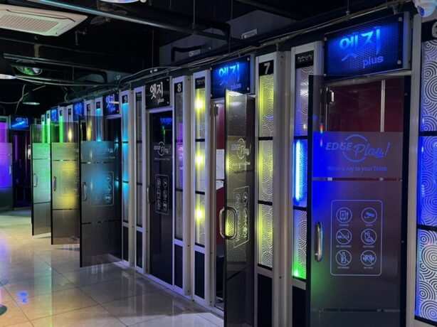 Noraebang Guide: Korean Karaoke Tips & Choosing The Right Noraebang