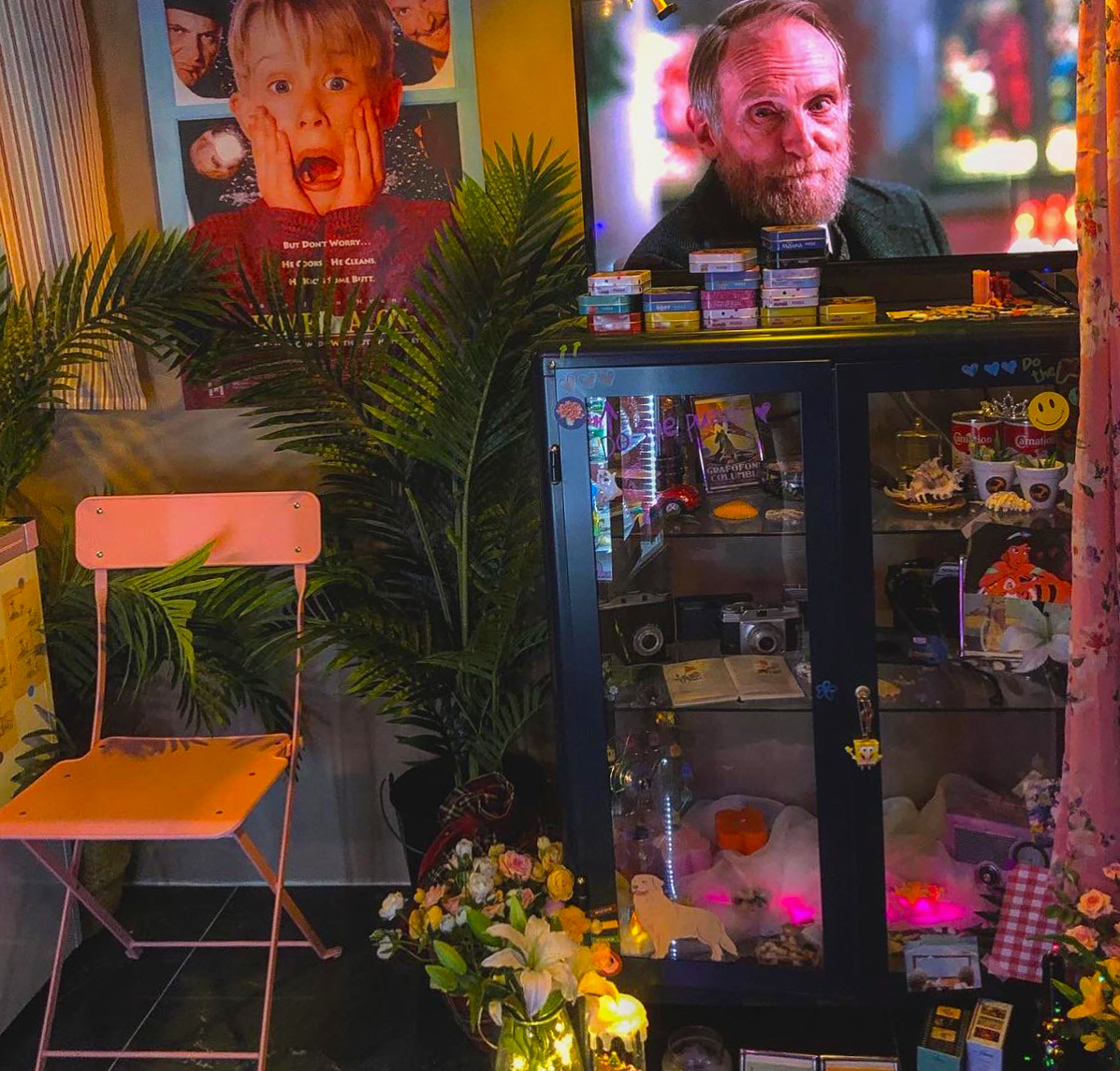 Blue Leaf: Y2K Cafe To Live Out Your Chick Flick Main Character Moment