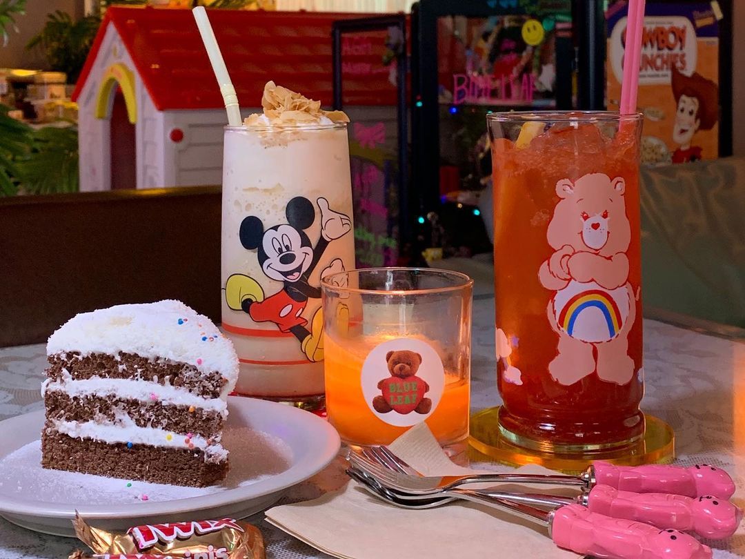 Blue Leaf: Y2K Cafe To Live Out Your Chick Flick Main Character Moment