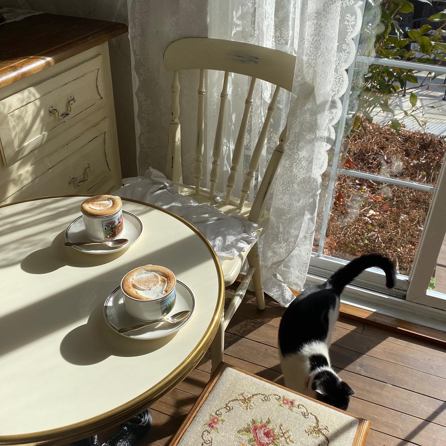 Liebevoll: Cottagecore Cafe In Korea As Big As A Manhattan City Block