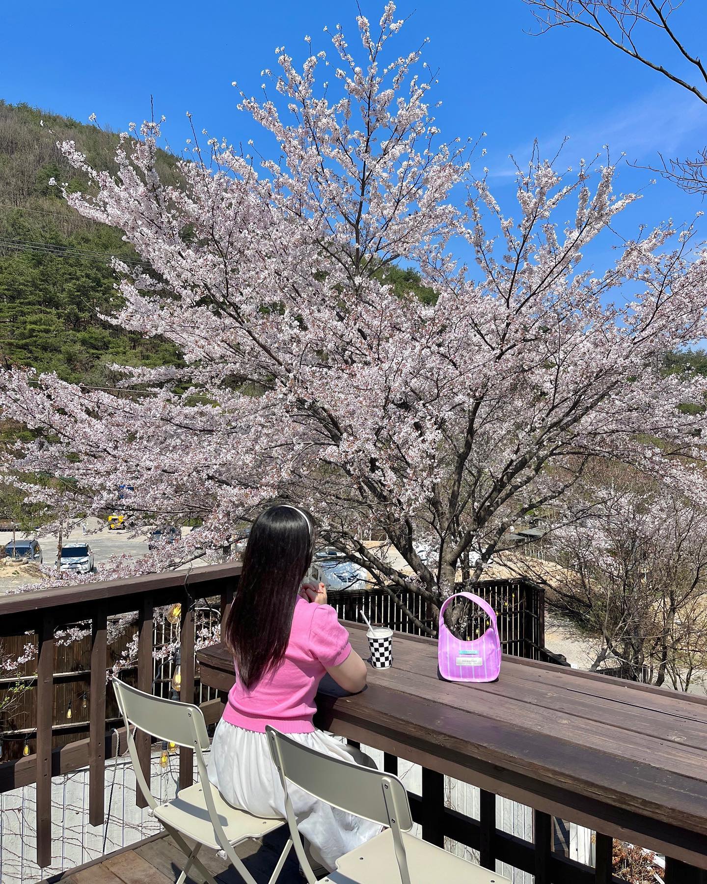 Liebevoll: Cottagecore Cafe In Korea As Big As A Manhattan City Block